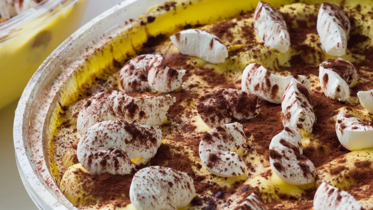 15 Viral 2025 Desserts That Broke the Internet – Yum Fryer