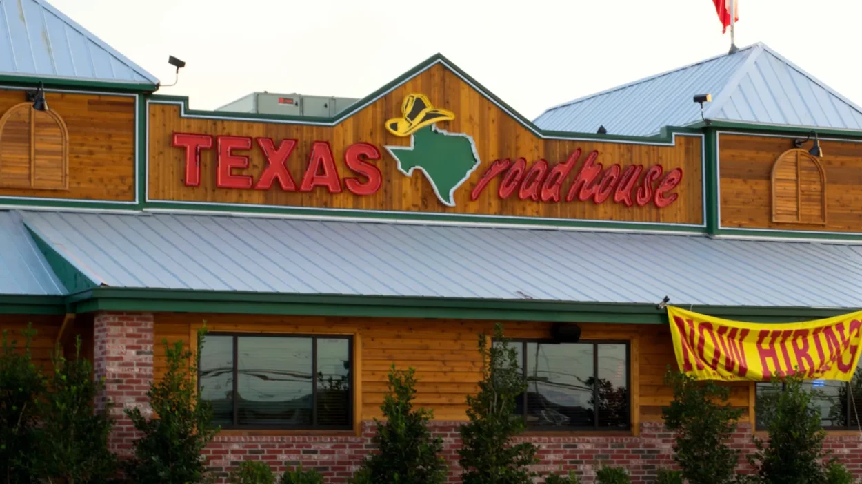 10 steakhouses I’d choose over Texas Roadhouse – Yum Fryer