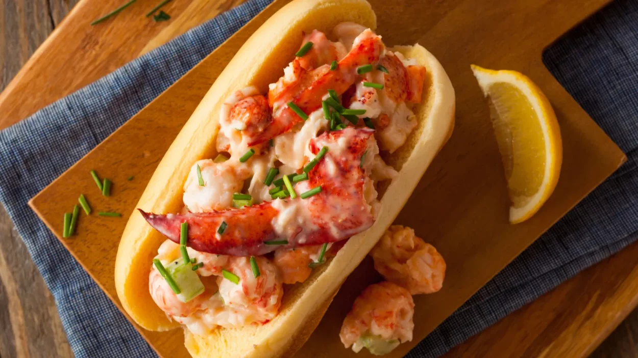 Panera Bread taps into seafood season with the return of Lobster Roll ...