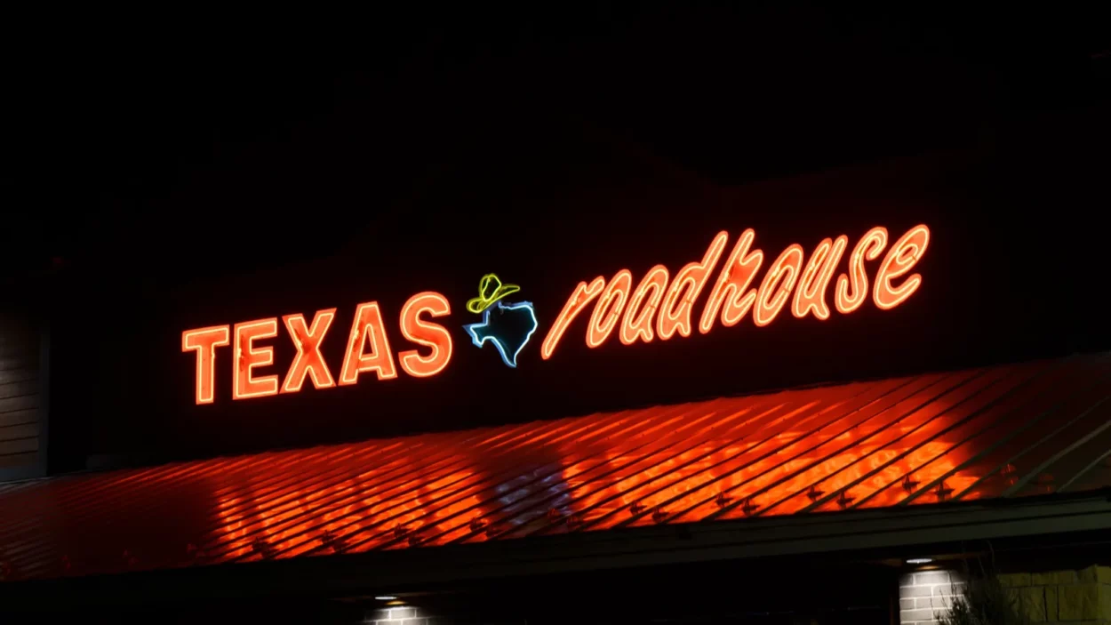 The unexpected Texas Roadhouse food that employees recommend – Yum Fryer