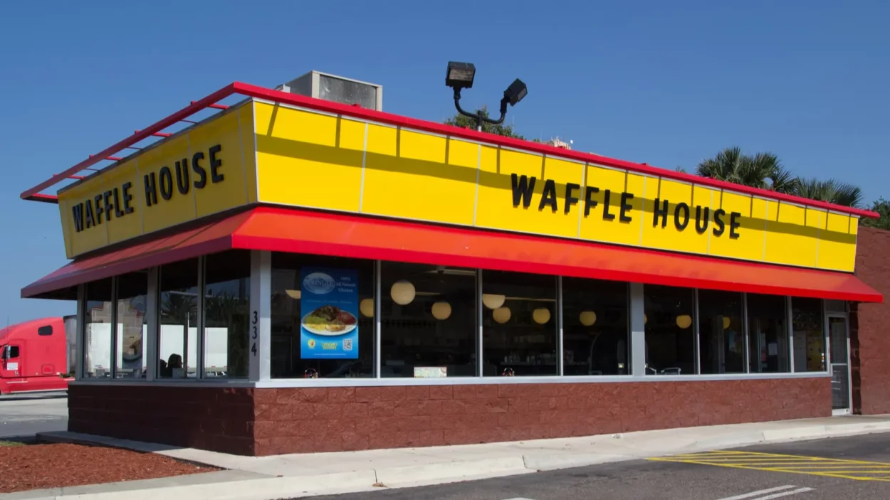 Key Waffle House rules to remember when dining alone – Yum Fryer