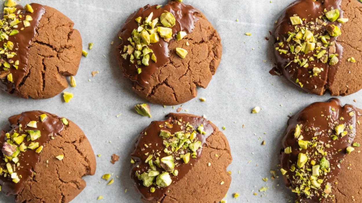 4 cookies, one drop at Crumbl Cookies, and a surprisingly divided ...