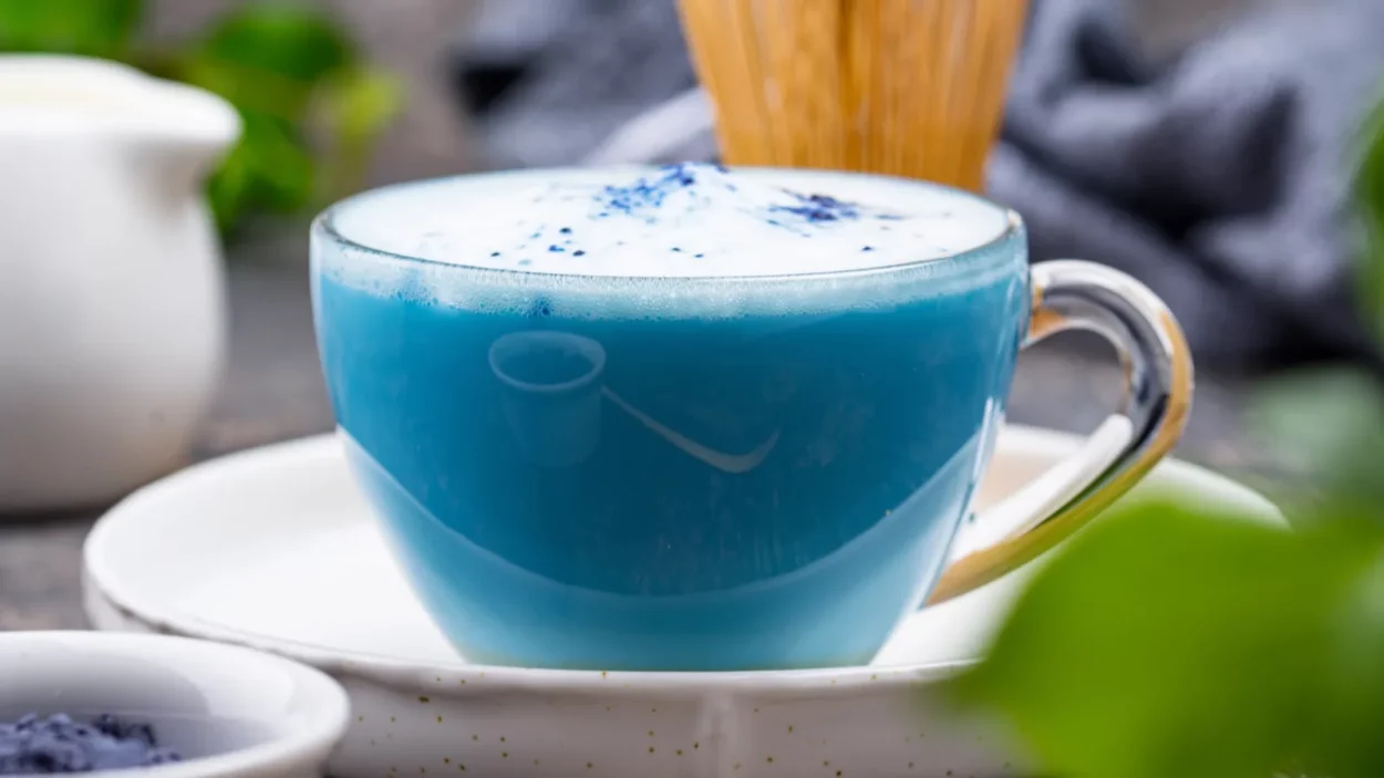 These New Blue Starbucks drinks might be the most eye catching yet ...